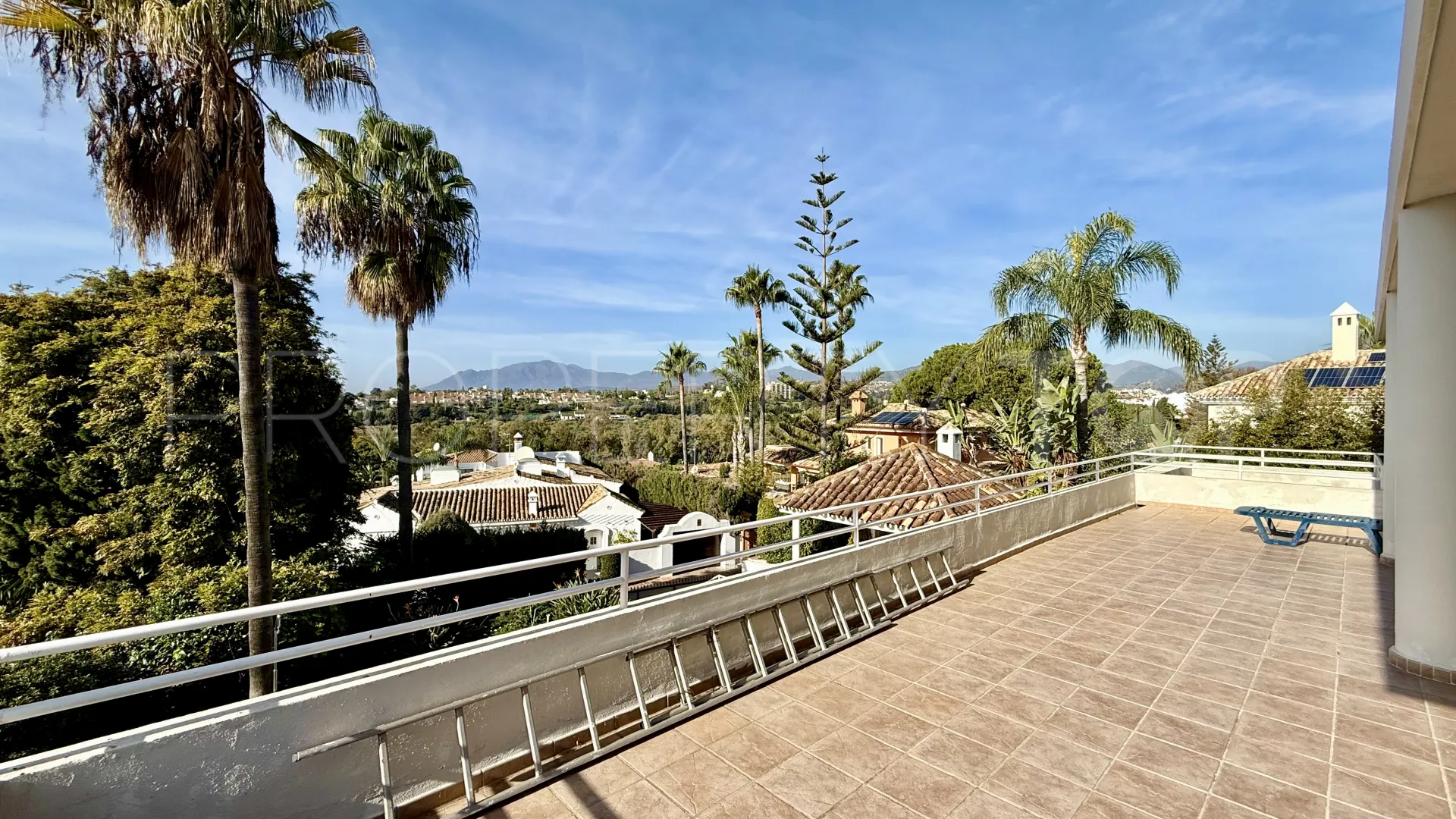Villa en Guadalmina Alta | 4DR, 3BA, 525m², 763m² parcela, €1,7M