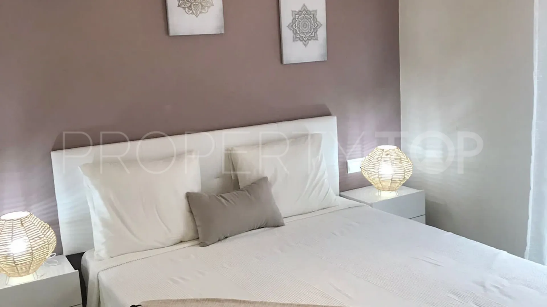 Casa de Campo en El Velerin | 2DR, 1BA, 200m², 5.400m² parcela, €380k