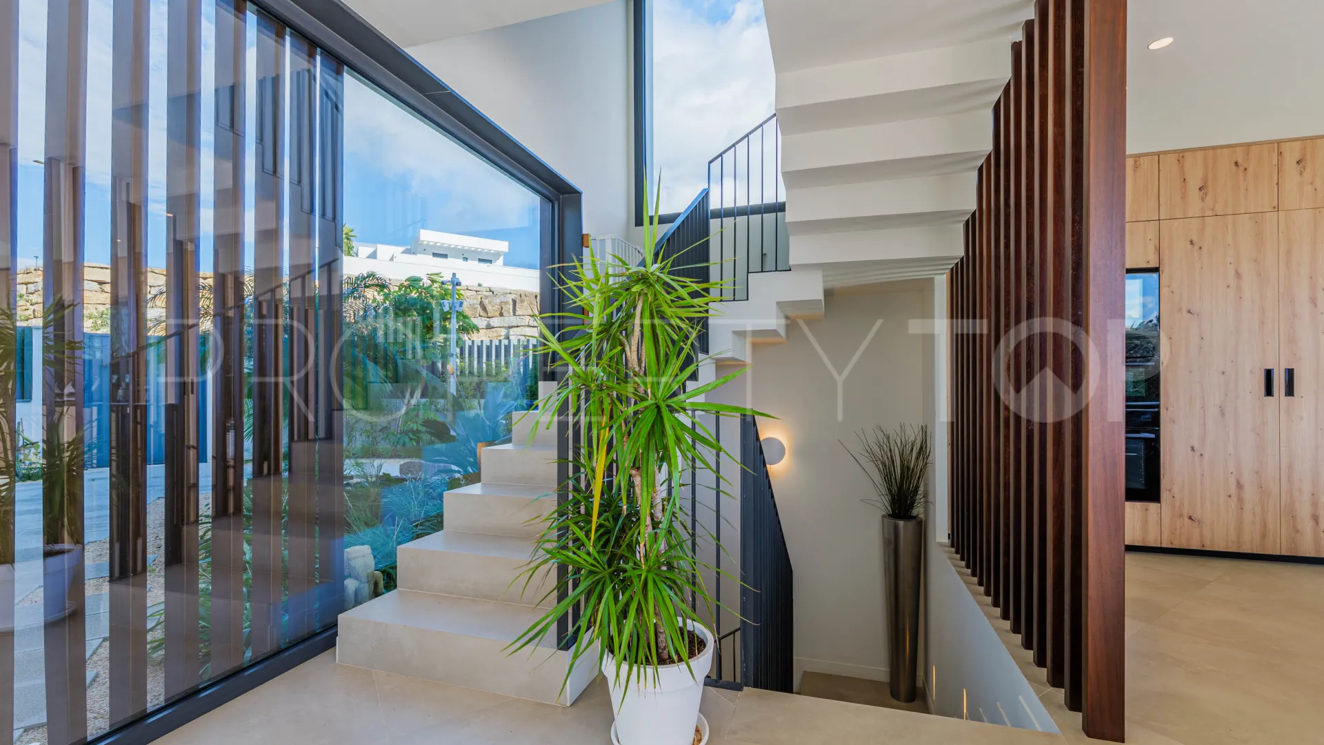 Villa en Malaga - Este | 3DR, 3BA, 415m², 830m² parcela, €3,0M